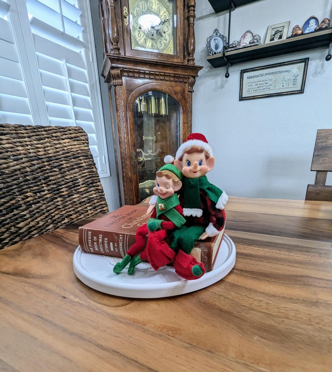 Vintage Christmas Holiday Elves Pair Shelf Sitters Decoration Santa ...
