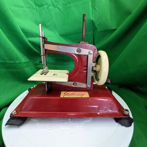 Antique - Child -sewing Machine- Red- Gateway -chicago- USA -toy ...