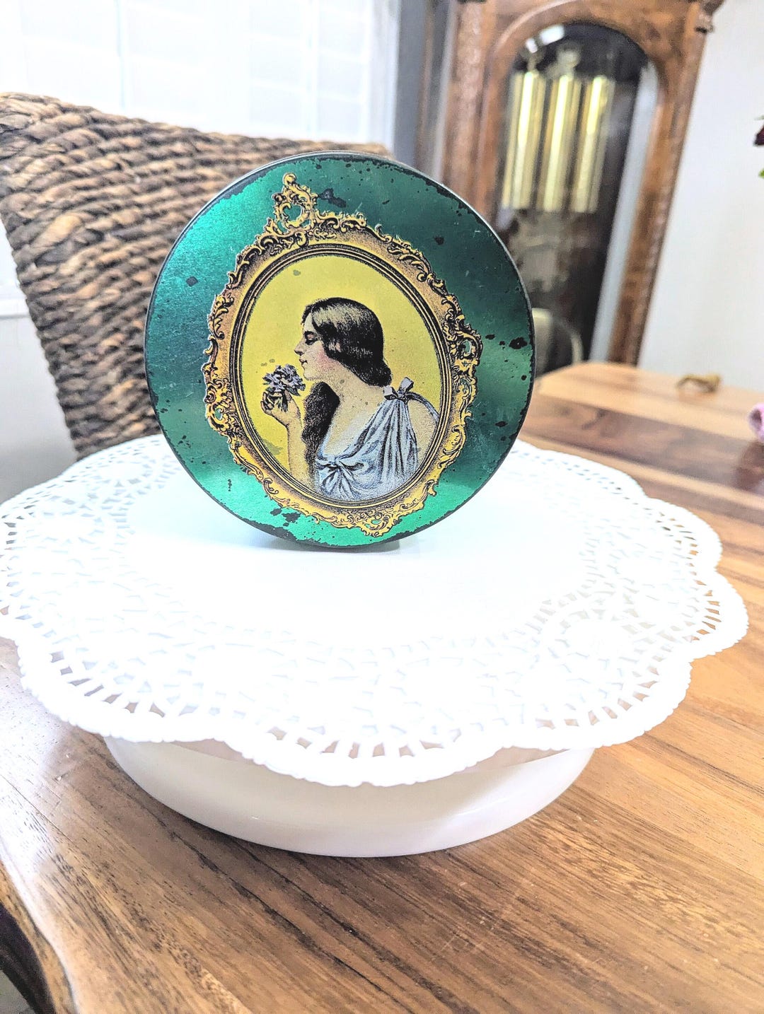 Vintage- Tin- Antique- Chiclets- Collector- Woman- Chein - 1960 - Gum ...