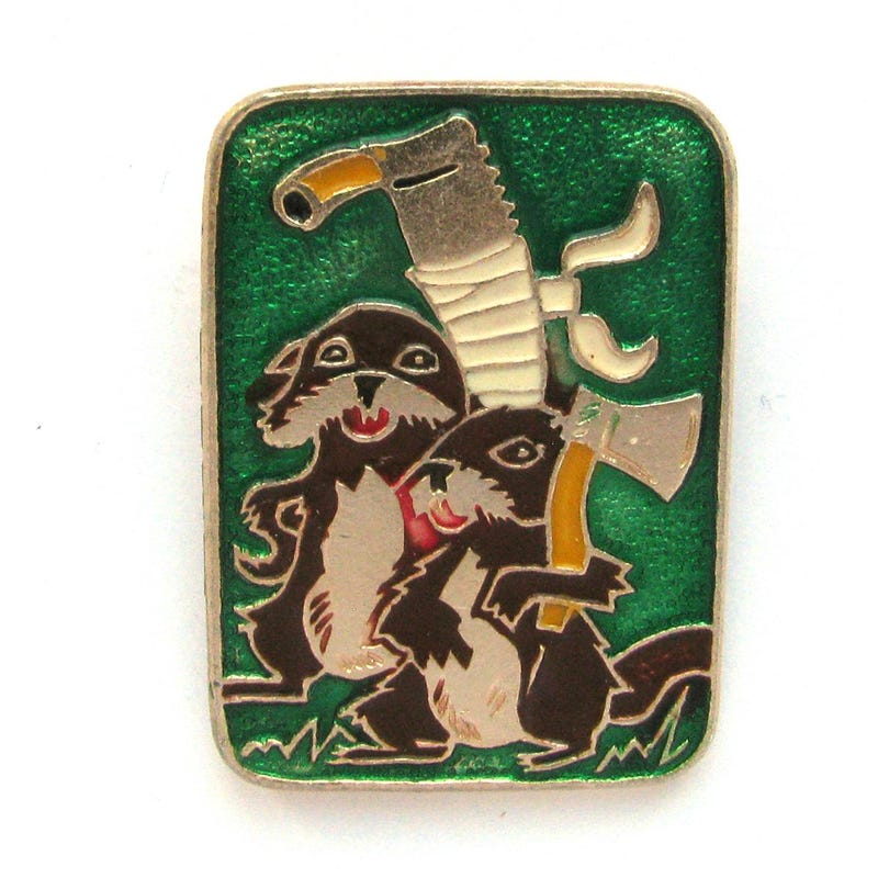 Beaver Brooch - Etsy