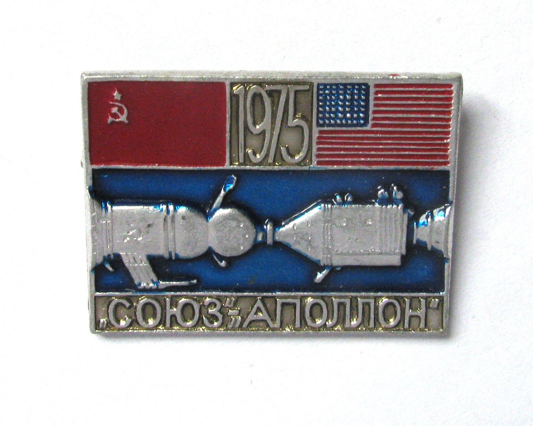 Soviet Space Pin, Soyuz Apollo 1975, Cosmos, Space, Soviet Vintage ...