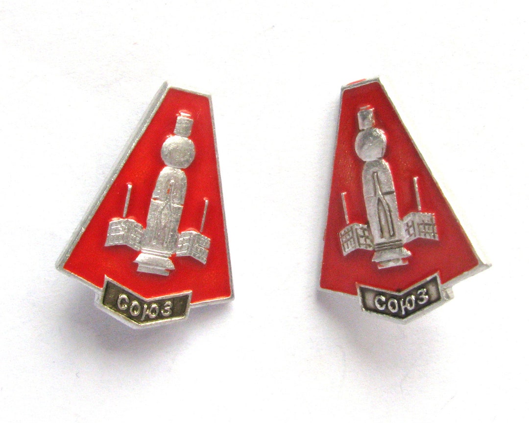 Soyuz, Set of 2 Soviet Space Pins, Vintage Collectible Badge ...