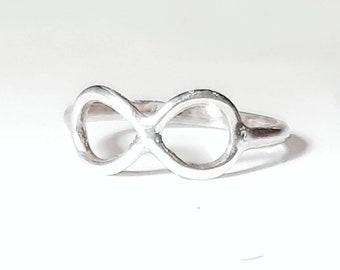 Eternal Love Ring - Etsy
