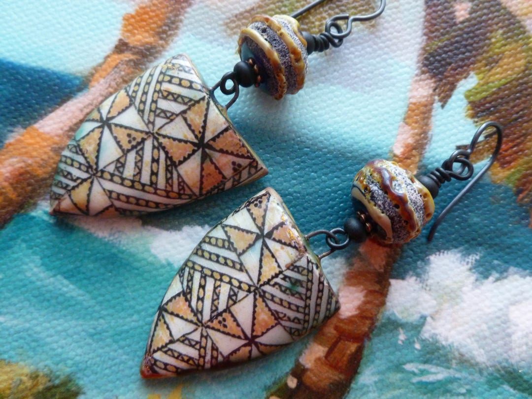 Samoan Style, Polynesian Ceramic Pendant Earrings, Tapa Cloth Design ...