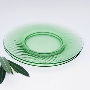 Green Depression Glass Plates Swirl Pattern by Anchor Hocking 1928 ...