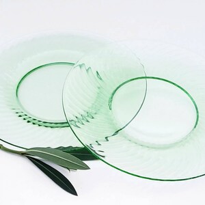 Green Depression Glass Plates Swirl Pattern by Anchor Hocking 1928 ...
