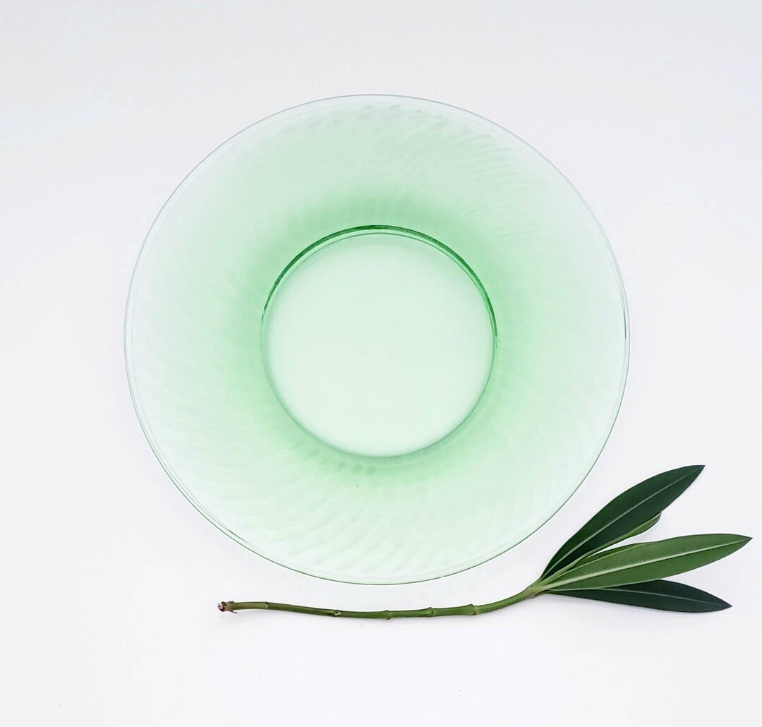 Green Depression Glass Plates Swirl Pattern by Anchor Hocking 1928 ...