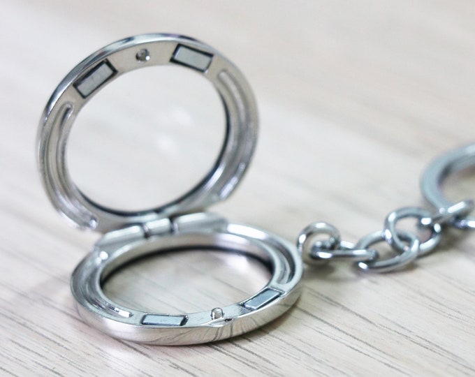 Stainless Steel Locket Keychain for Men or Women, Floating Locket ...