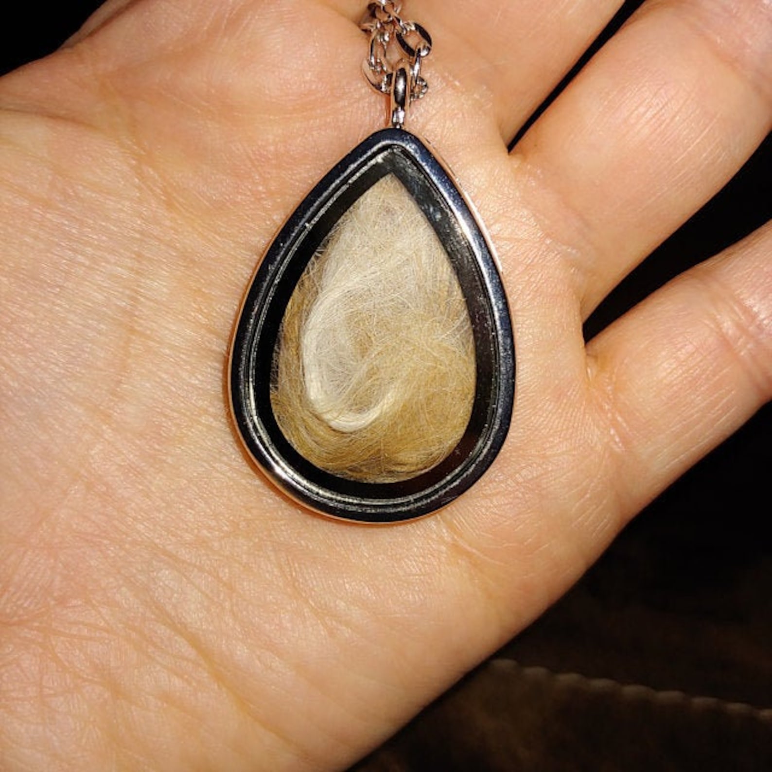 Magnetic Silver Hair Locket Necklace in Different Shapes (round ...