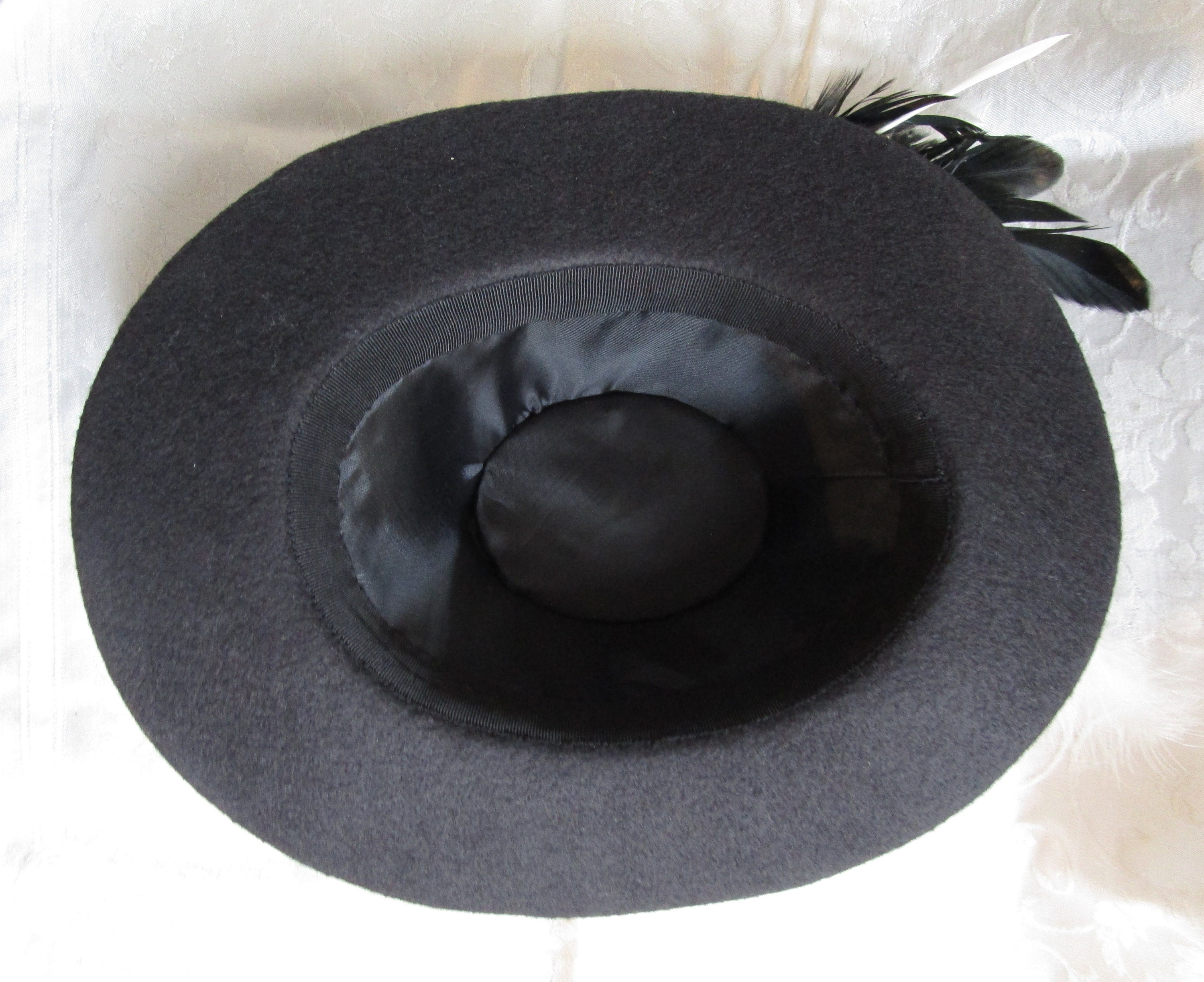 Women's Elizabethan Arched Brim Wool Blend Felt Hat, Left-decorated ...