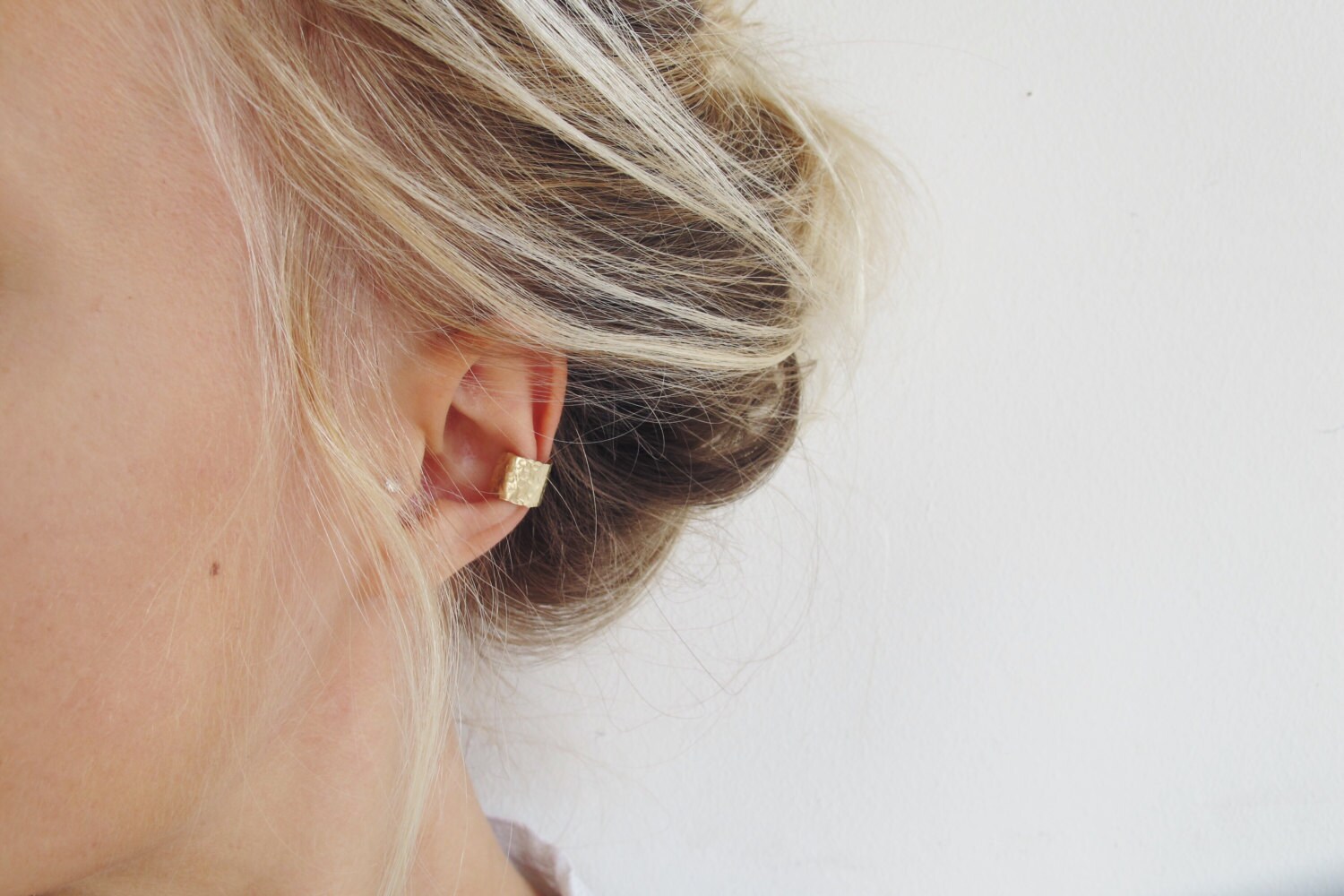 Gold Hammered Ear Cuff Solid Gold Earcuff Delicate Minimal - Etsy