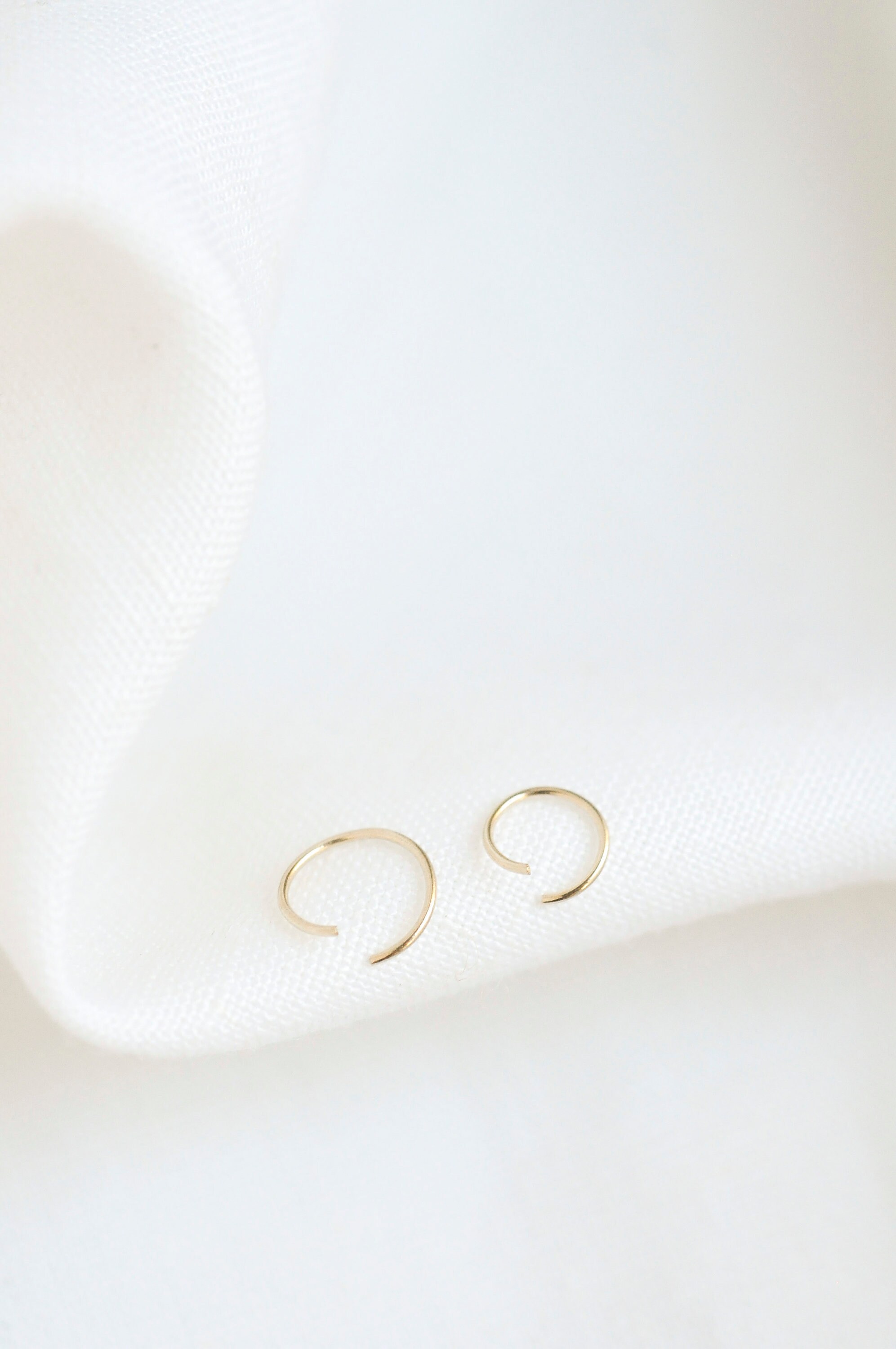 Very Small 18ct Gold Cartilage Hoops Small Gold Helix Hoop - Etsy UK