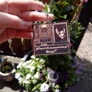 Resident Evil 4 Keychain Leon Kennedy Keychain Pixel Art - Etsy