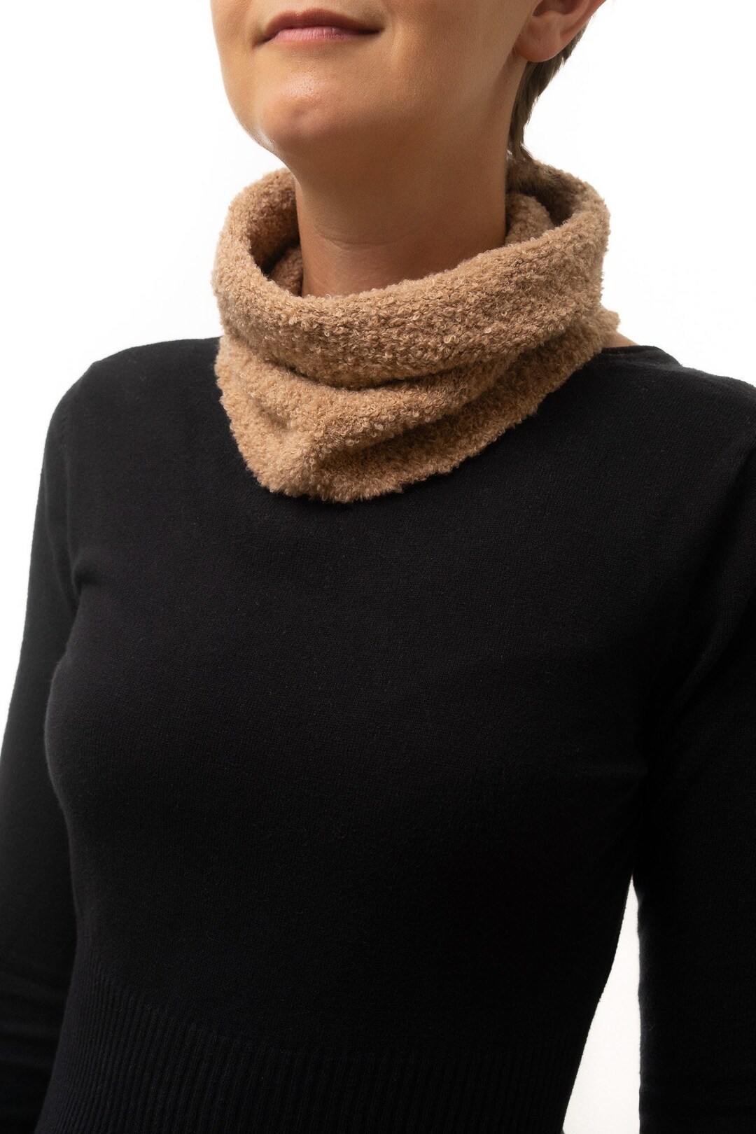 Ladies Beige Knitted Close Fitting Neckwarmer, Womens Beige Knitted ...