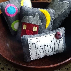 Wool felt bowl fillers. Farmhouse country decor. Homespun | Etsy