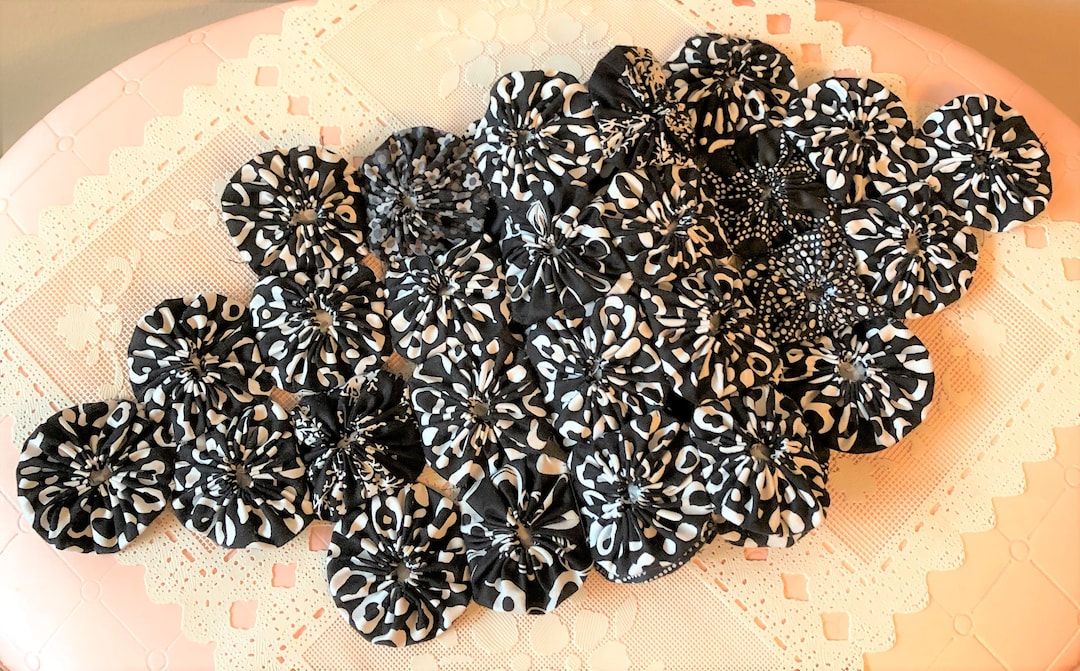 One of a Kind Black & White Fabric Yo Yo Table Runner - Etsy