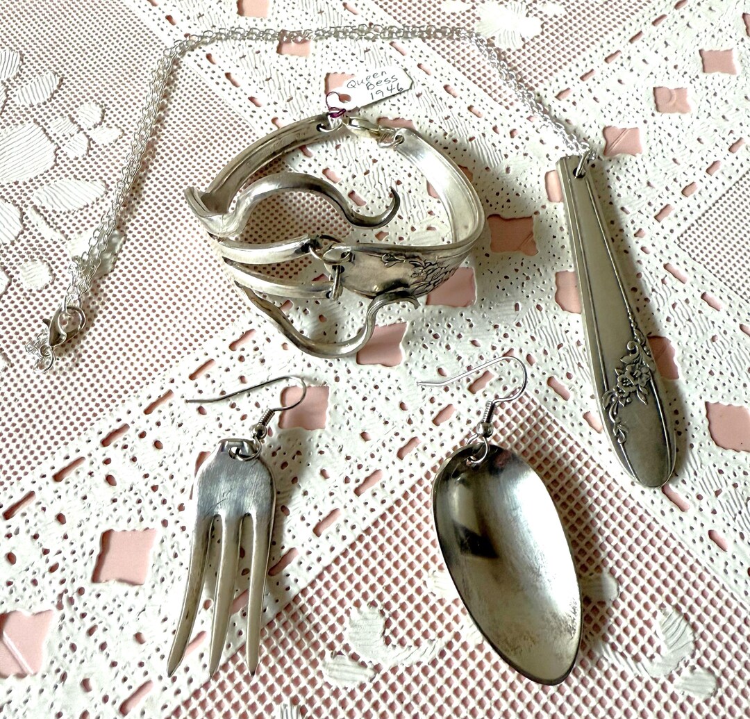 Vintage Silverware 1946 Queen Bess Floral Pattern Necklace, Bracelet ...