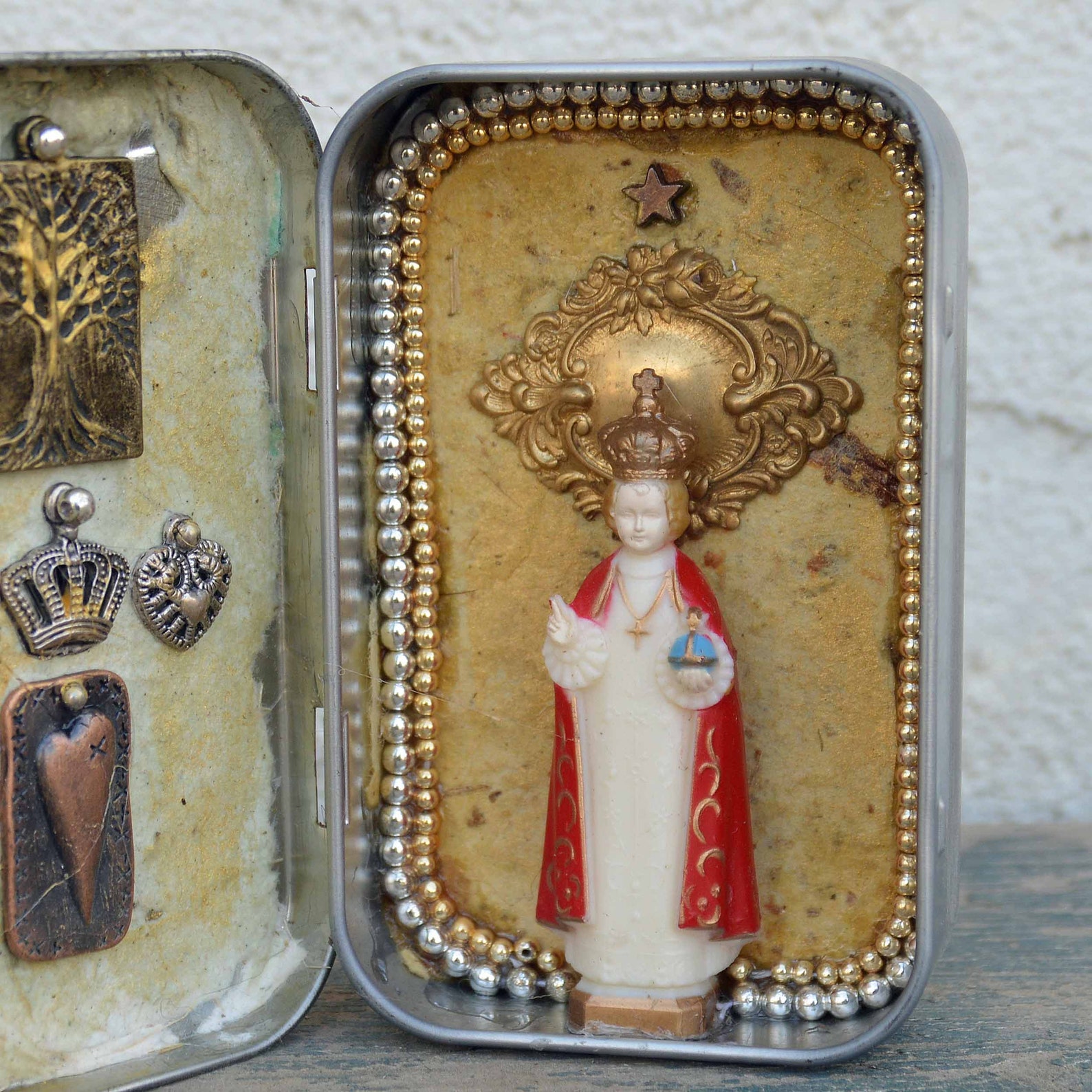 Shrine/nicho/altar/altoid Art/child of Prague/dianalamorrisart - Etsy
