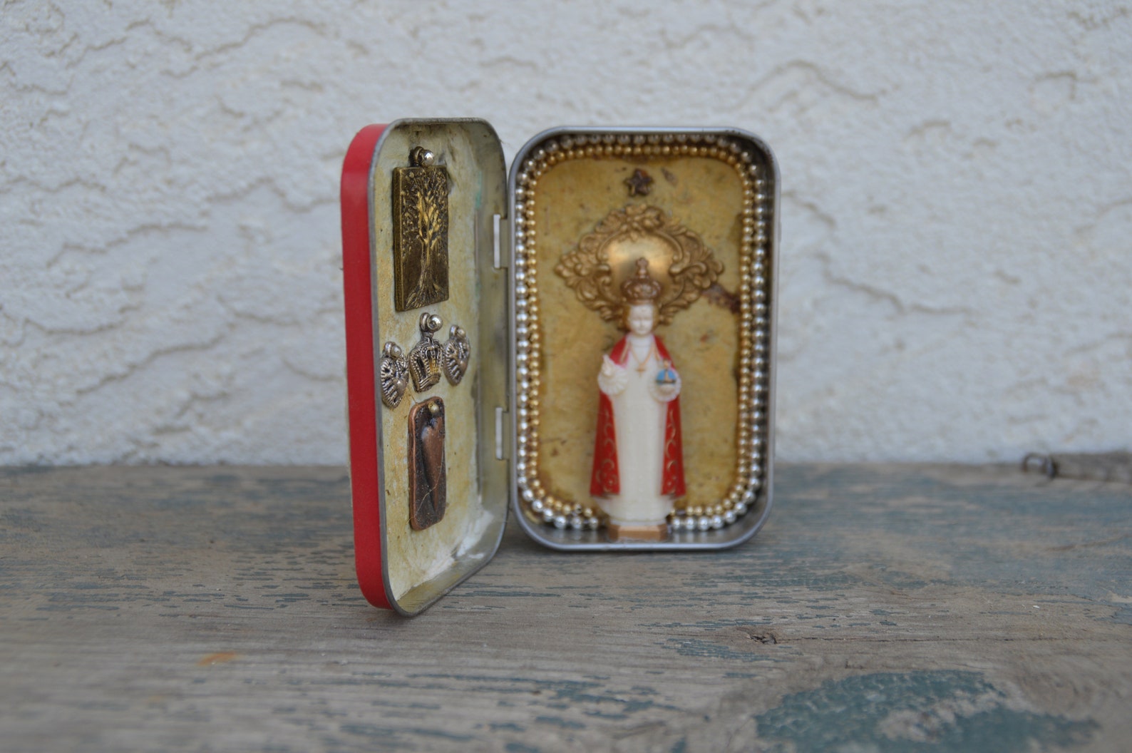 Shrine/nicho/altar/altoid Art/child of Prague/dianalamorrisart - Etsy