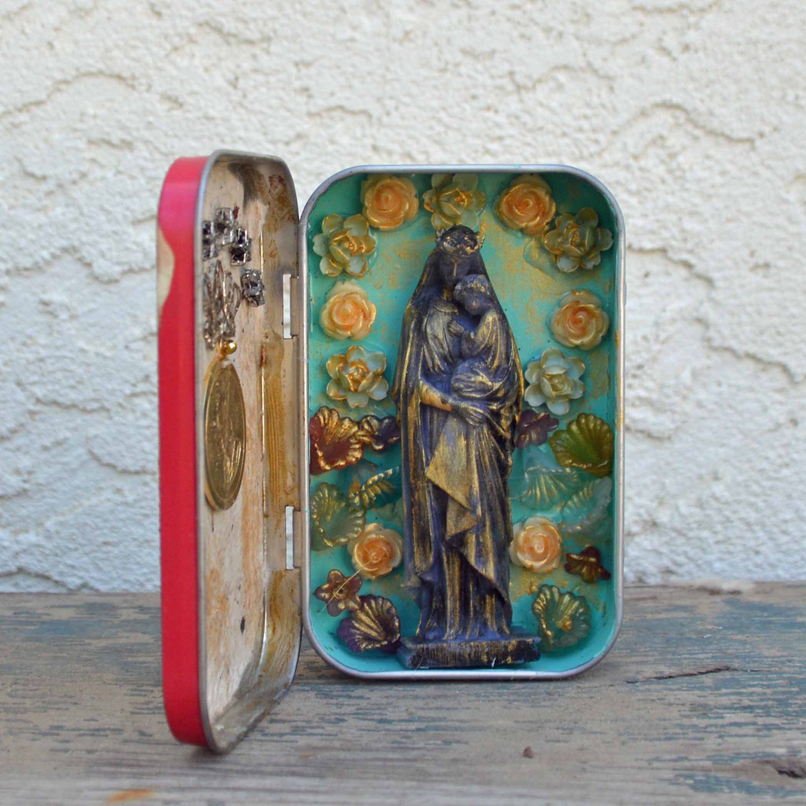 Shrine Nicho Altar Altoid Tin Shrine Madonna and Child Prayer - Etsy