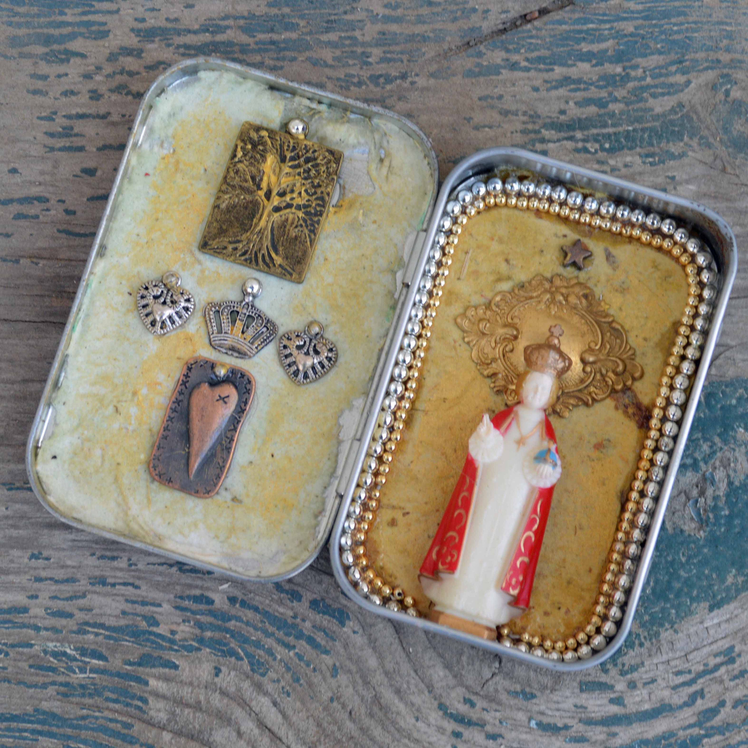 Shrine/nicho/altar/altoid Art/child of Prague/dianalamorrisart - Etsy