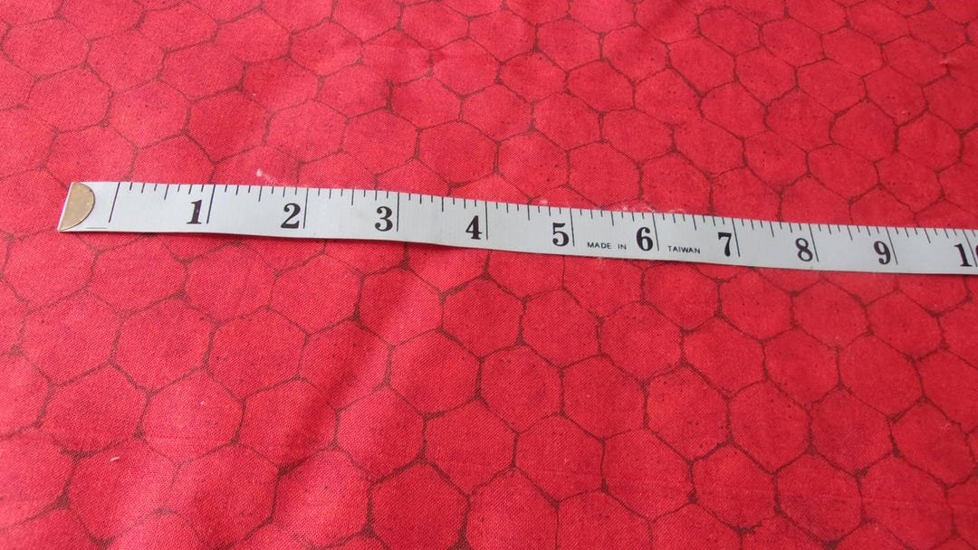 Red Crown Roost Chicken Wire Fabric From Steele Creek Studios - Etsy