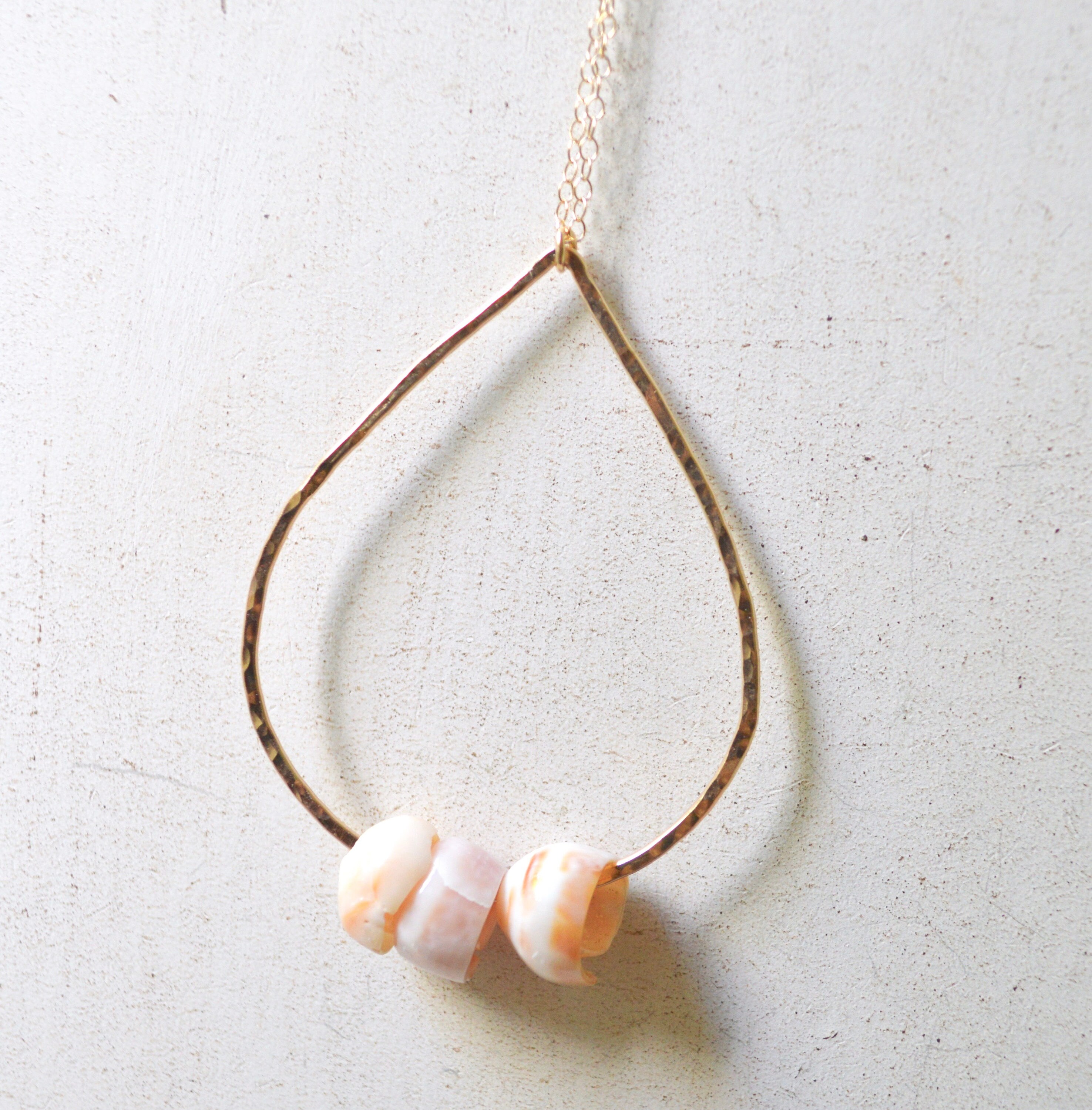 Colgante de concha Puka collar de capas de concha puka de - Etsy España