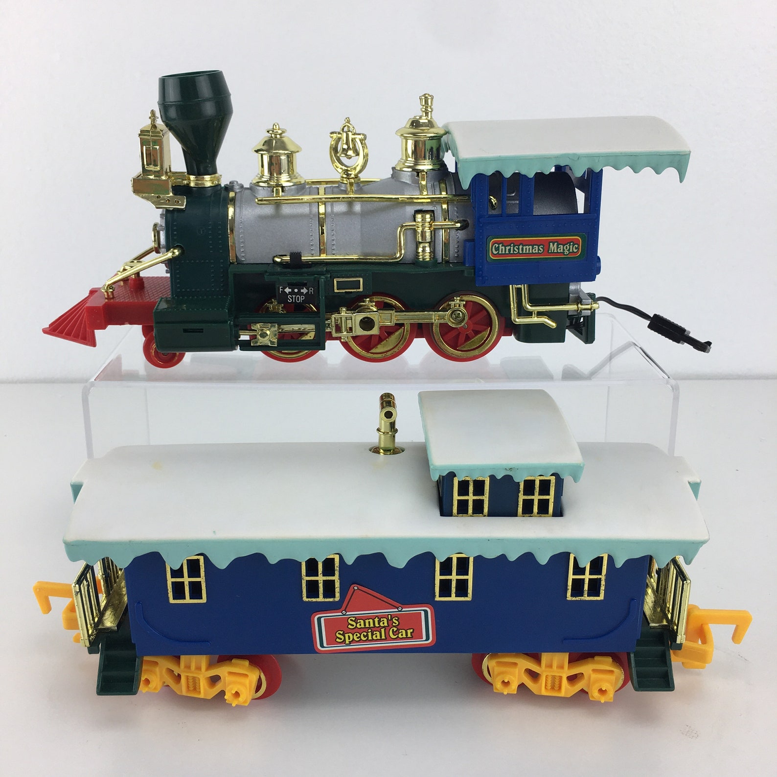 North Pole Express Christmas Magic Train Set Santa and the Elves ...
