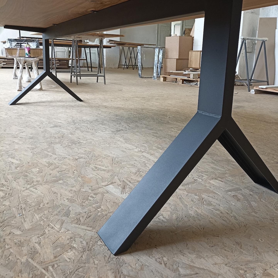 Table à manger noyer massif live edge sur mesure - Etsy France