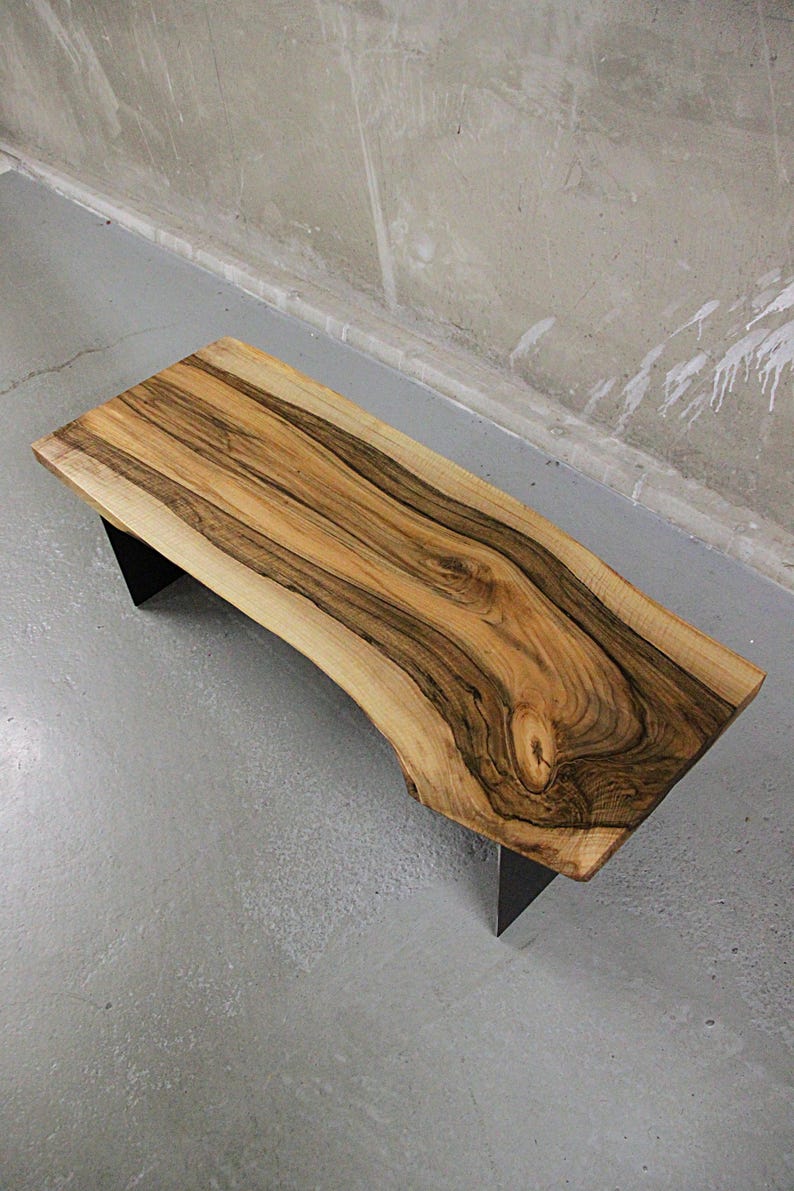 Table Basse Noyer Massif Live edge sur Plaques d'Acier sur mesure - Etsy France