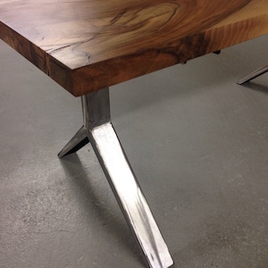 Table à manger noyer massif live edge sur mesure - Etsy France