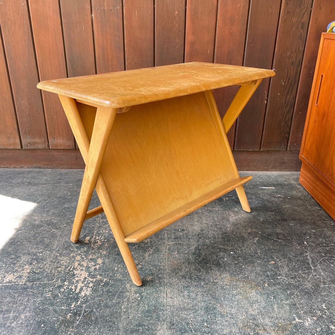 1950s Champagne Heywood Wakefield Magazine Display Side Table Vintage ...