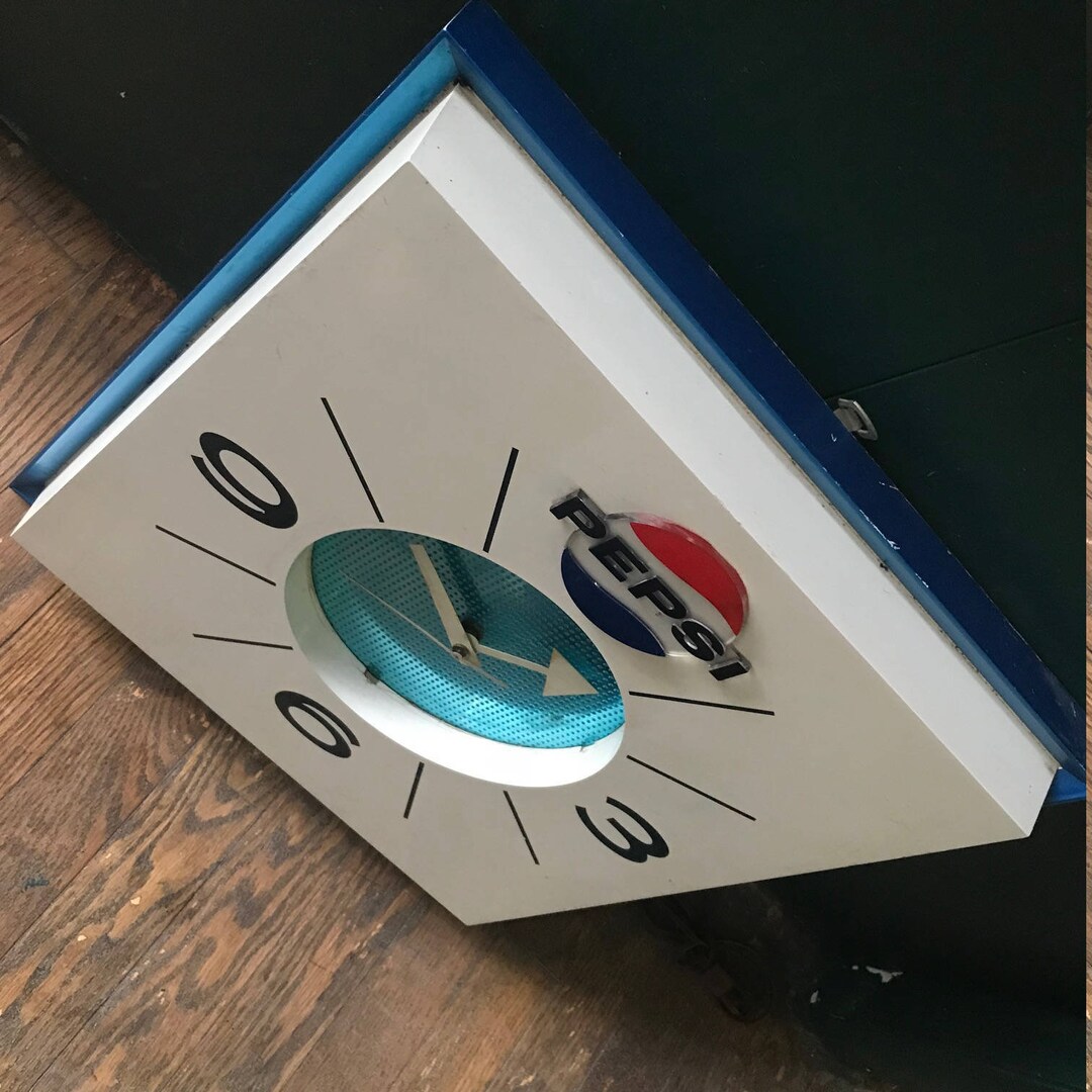 Vintage Mid-century 70s Light up Pepsi Wall Clock NOT RUNNING Art Wall ...