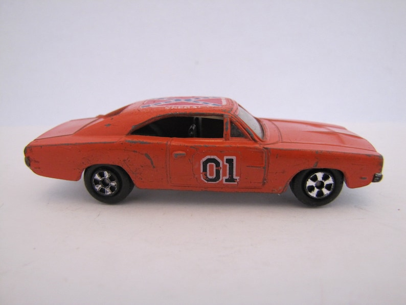 A Vintage Nostalgic ERTL Car Replica Toy of the General Lee hong ...