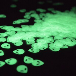 10mm Alien GLOW in the DARK Green Pastel Goth Creepy Cute Kawaii ...