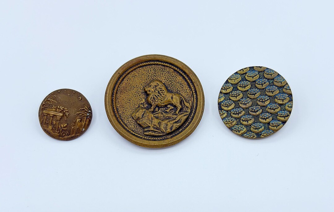 3 Pc Lot Antique Buttons Lion Temple Palm Tree Stars Solidaire AP & Co ...