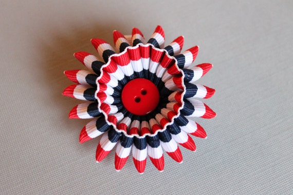 Items similar to Round Ribbon Hair Clip on Etsy