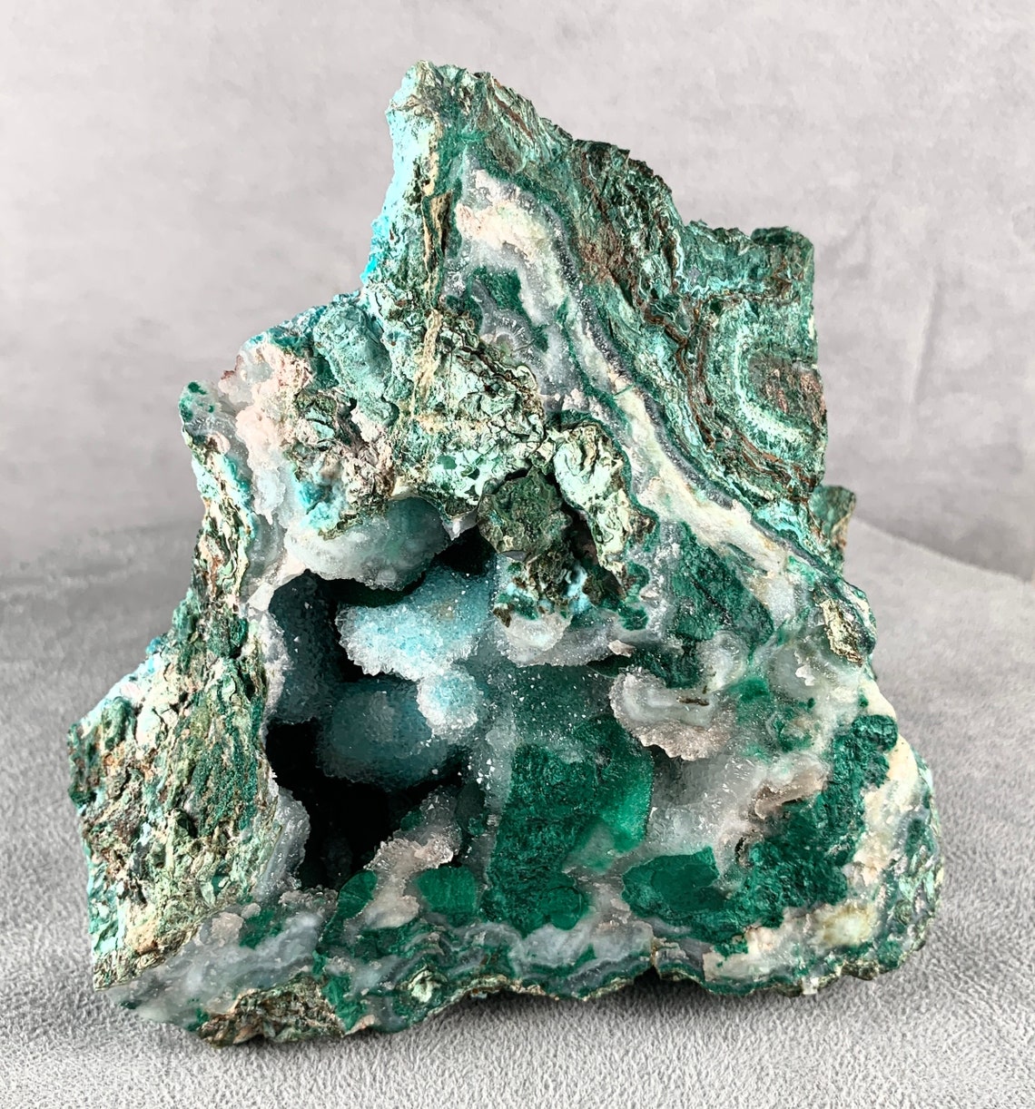 Druzy Quartz on Chrysocolla and Chatoyant Malachite, Druzy Chrysocolla ...