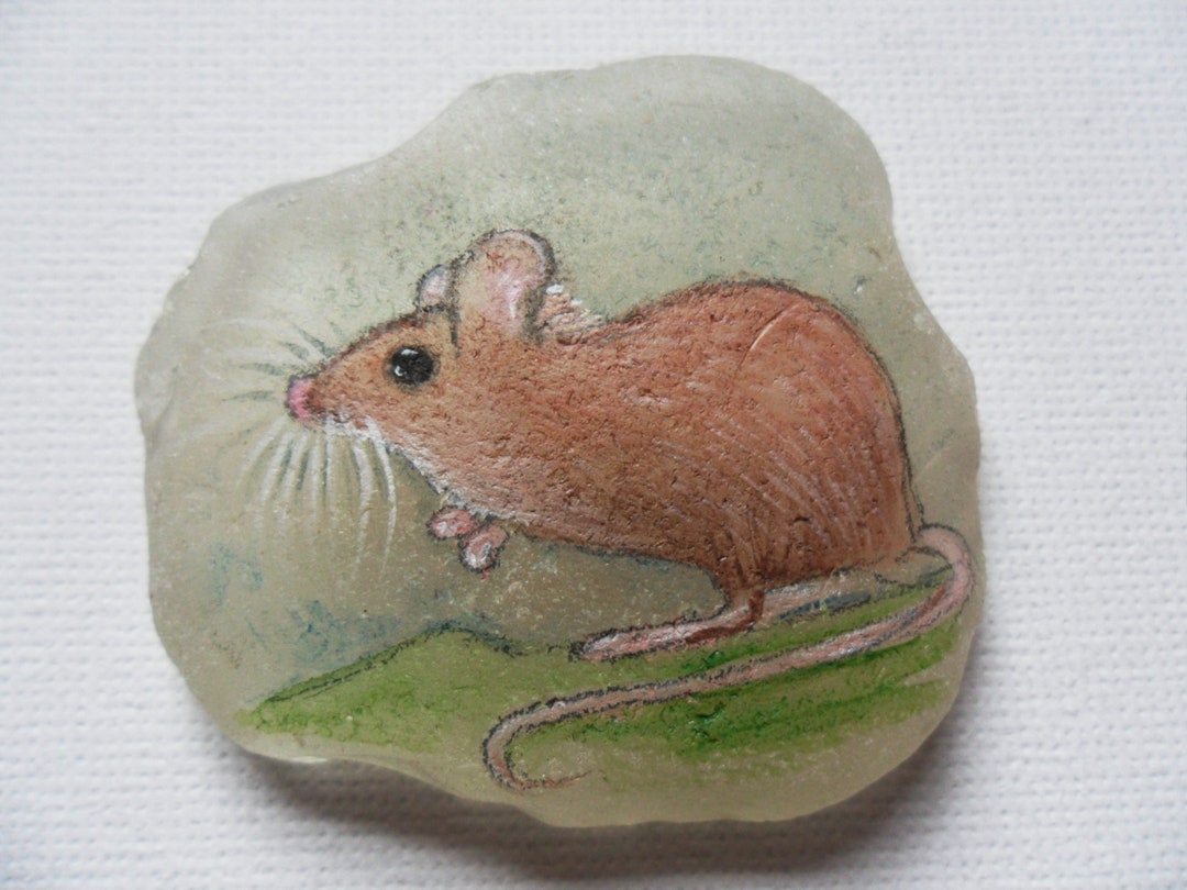 Original Acrylic Mouse Art: Miniature Painting on English Sea Glass - Etsy