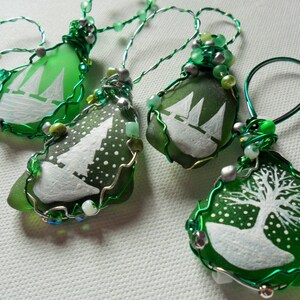 SNOW TREES Set of 5 - Sea Glass Hand Painted Art Christmas Tree ...