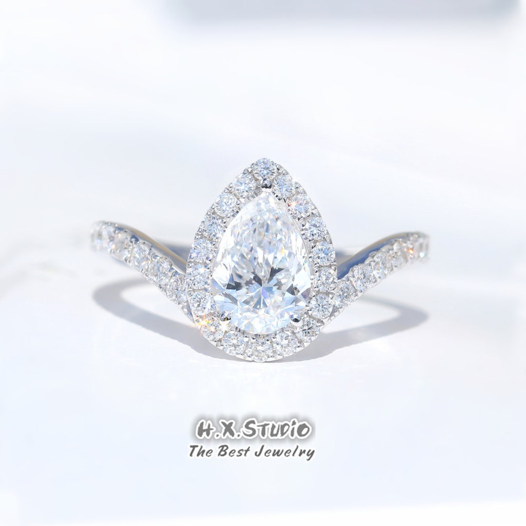18k Gold Curve Band Halo Engagement Ring (0.4CTW) + 0.5CT Pear-cut Lab ...