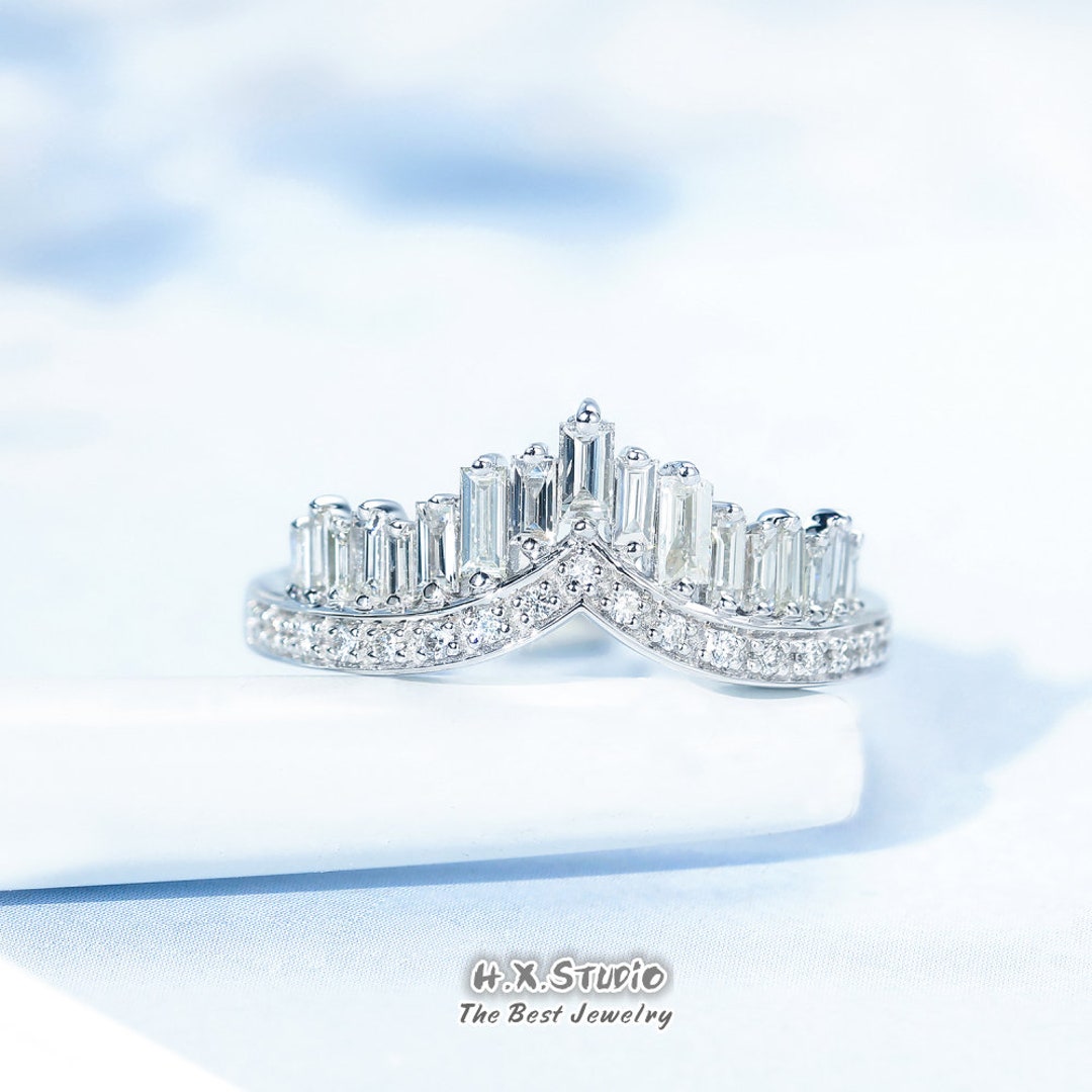 Diamond Contoured Wedding Ring in Solid 18K Gold/curved Emerald Band ...