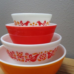 FRIENDSHIP BIRDS PYREX Set Glossy Round Mixing Bowls - Etsy
