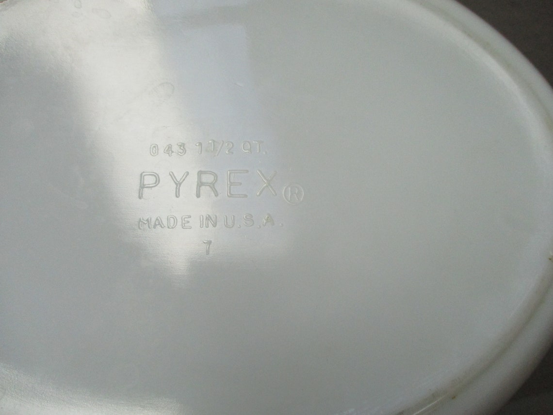 Vintage Pyrex 043 Oval Turquoise SNOWFLAKE on White Casserole | Etsy