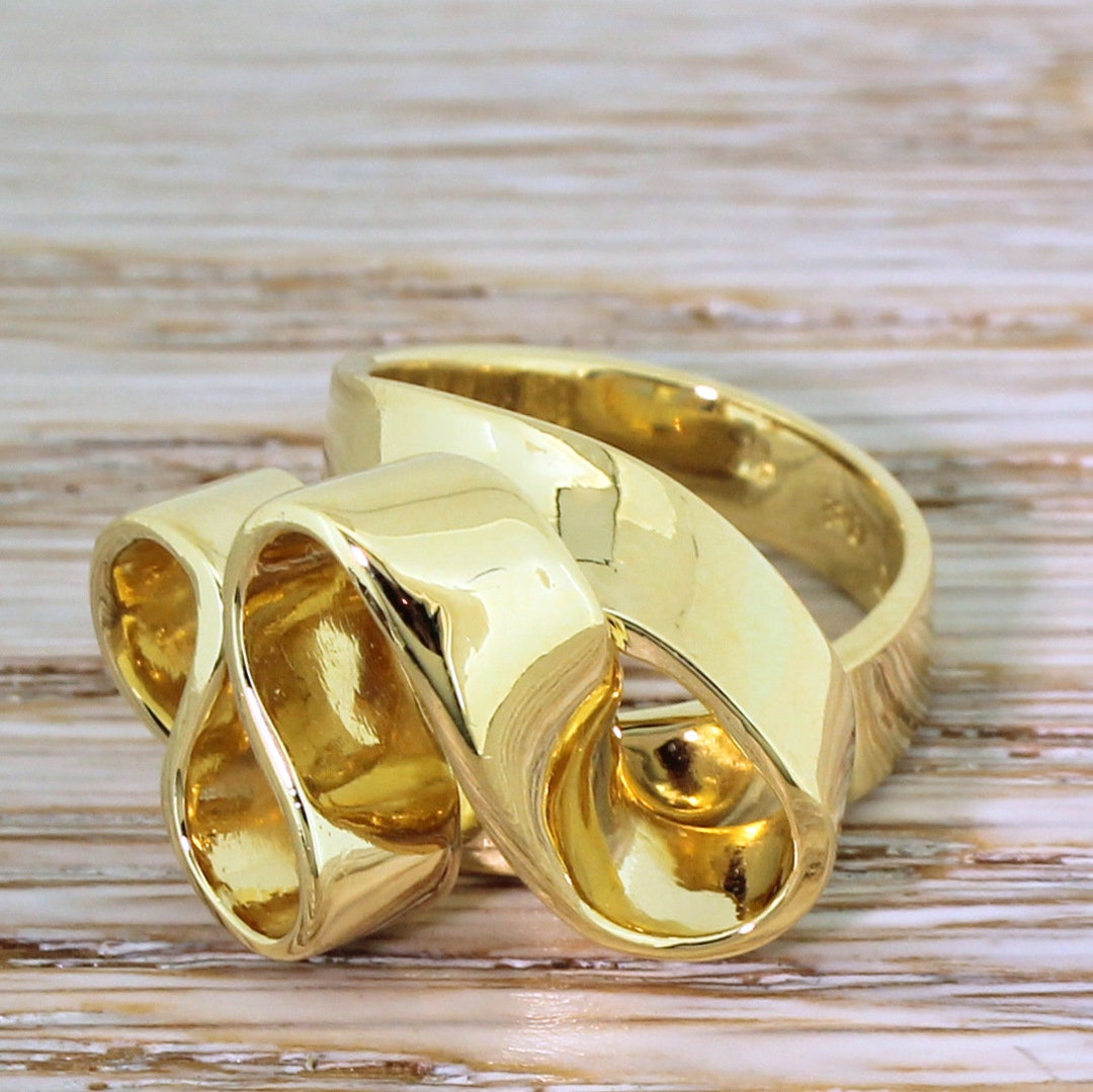 Avant Garde 18k Yellow Gold Ribbon Ring, Dated 1972 - Etsy