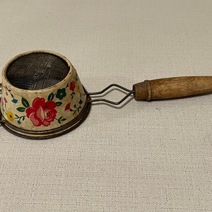 Vintage Miracle Gem Floral Strainer or Sifter With Wooden Handle - Etsy