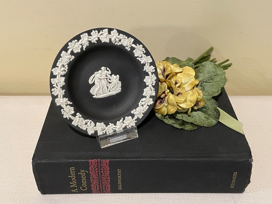 Vintage Wedgwood Black Jasperware Trinket Dish With Bas Relief of the ...