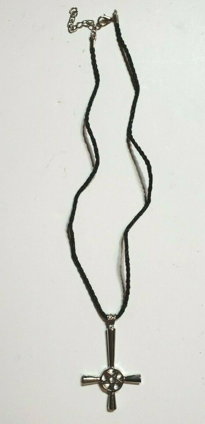 Colgante Pentáculo al revés Cruz invertida Collar satánico - Etsy México