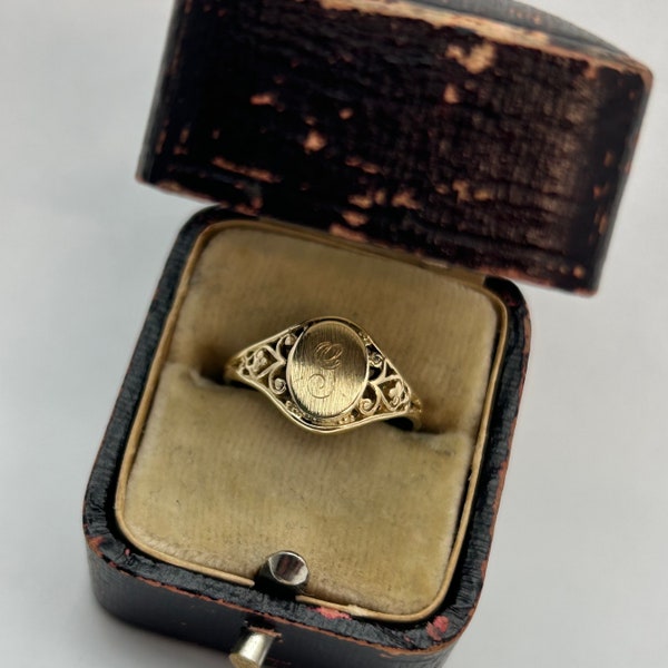 Antique Signet Ring - Etsy
