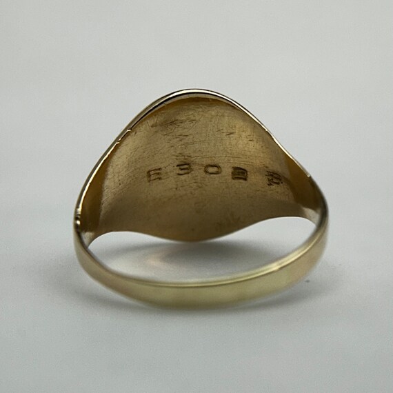 Antique signet ring engraved with the initial "S" - Gem